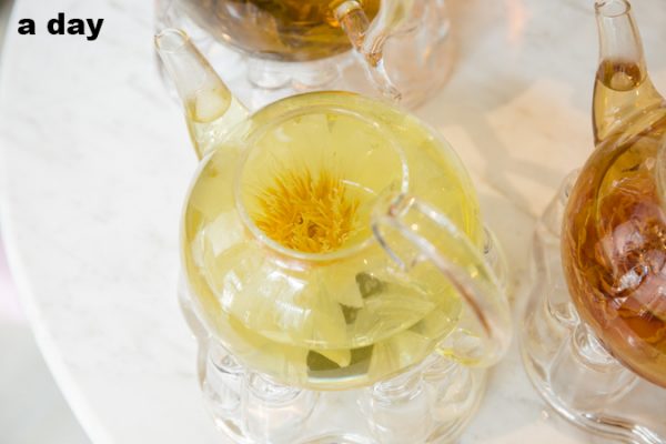 ดื่มด่ำดอกไม้ที่บานในจักรวาลชากับ CHAR Flower Tea