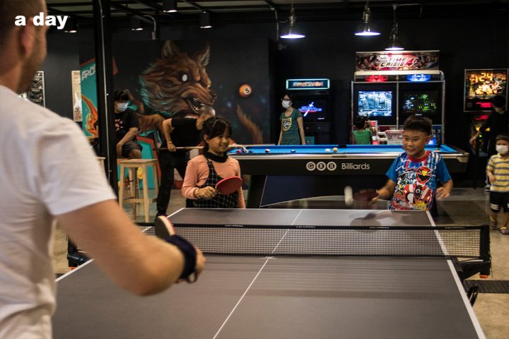 ‘เรื่องเล่นเราจริงจัง’ ยิงปืน ขับรถ เล่นบอร์ดเกม ที่ 'Gamesmith' Co ...