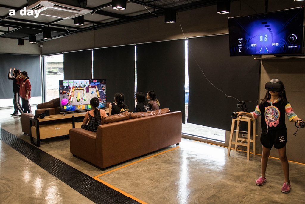 ‘เรื่องเล่นเราจริงจัง’ ยิงปืน ขับรถ เล่นบอร์ดเกม ที่ 'Gamesmith' Co ...