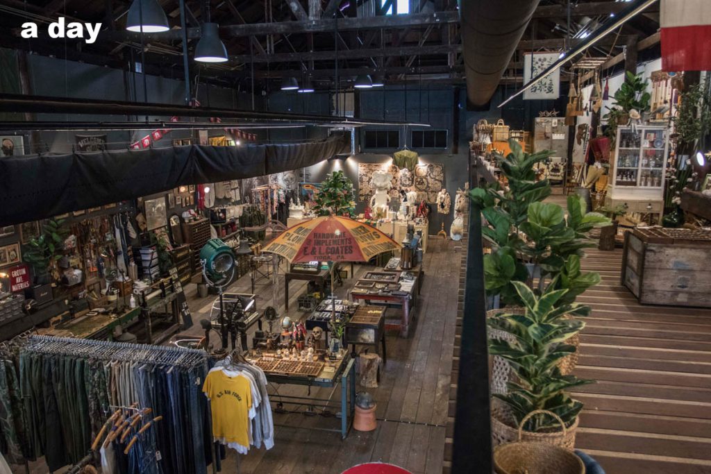 Horse Unit และ Woot Woot Store ร้านวินเทจในร้านวินเทจ