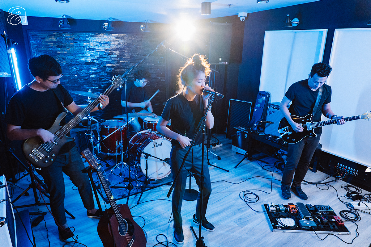 My life as Ali Thomas วงดนตรีที่เชื่อว่า ‘ความรักทำให้เจ็บปวดจนร่ำร้อง ...