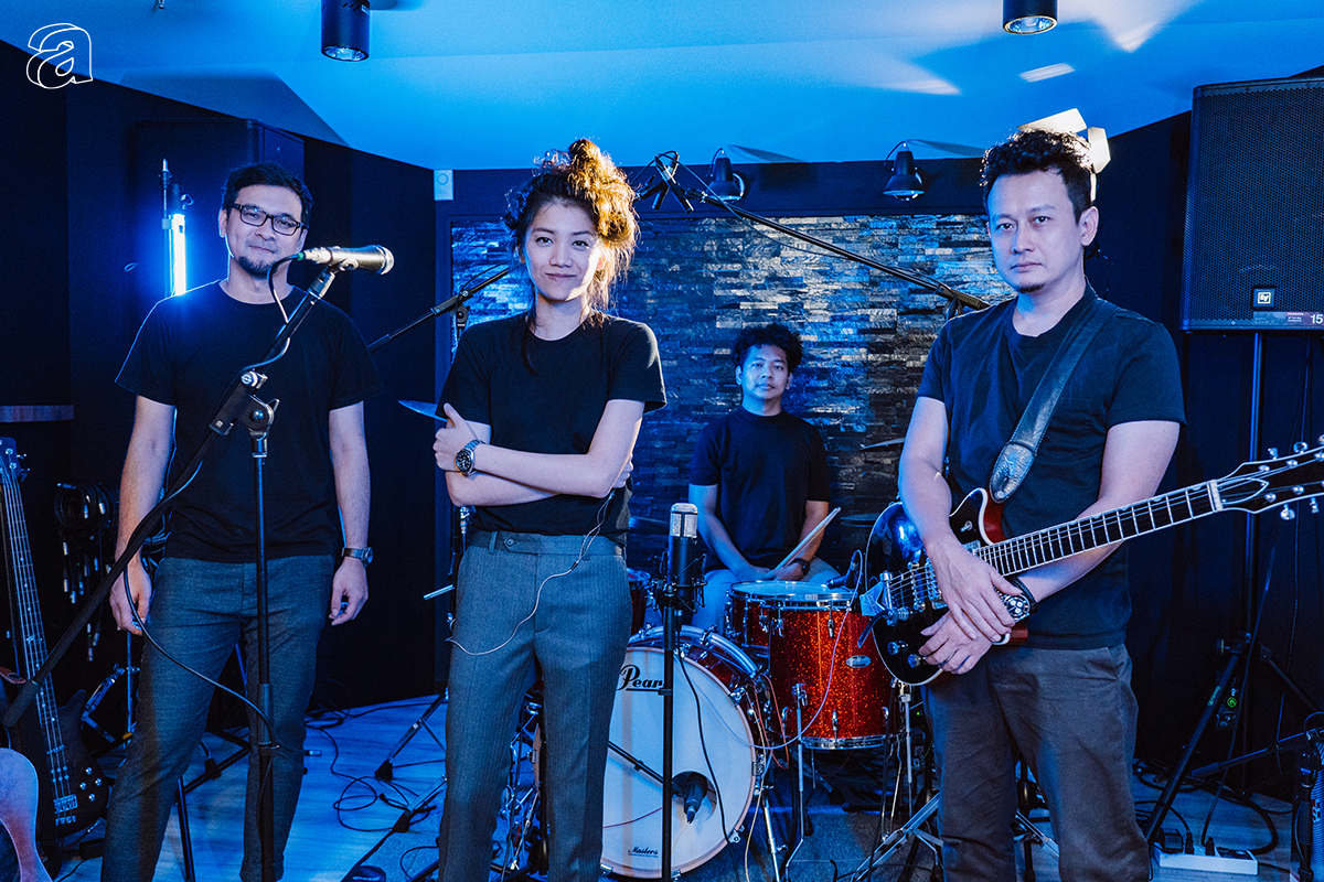 My life as Ali Thomas วงดนตรีที่เชื่อว่า ‘ความรักทำให้เจ็บปวดจนร่ำร้อง ...