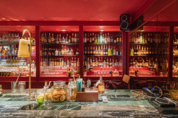 JOSH HOTEL ไลฟ์สไตล์โฮเทลยุค 80 ที่ต่อให้ไม่เข้าพักก็ยังมาใช้เวลาที่นี่ได้