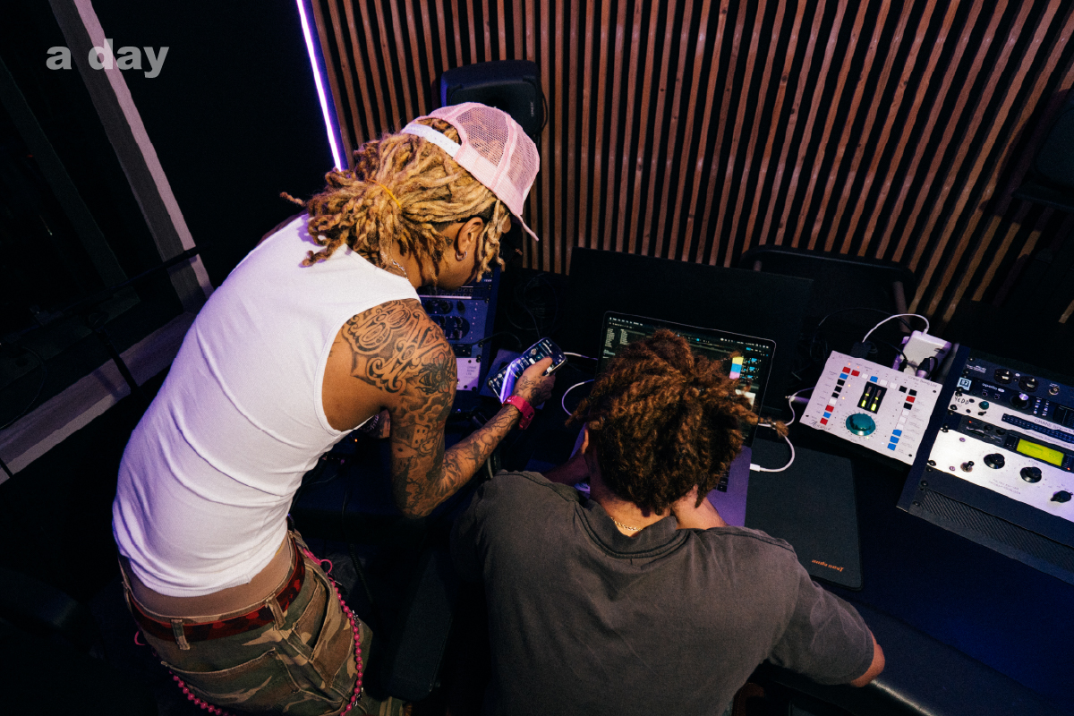 หวัดดีคับคน (เคย) เลวมาแล้ว ‘GUNNER.NETWORK’ กับชีวิตฮือๆ ที่เล่าได้แบบฮาๆ » a day magazine